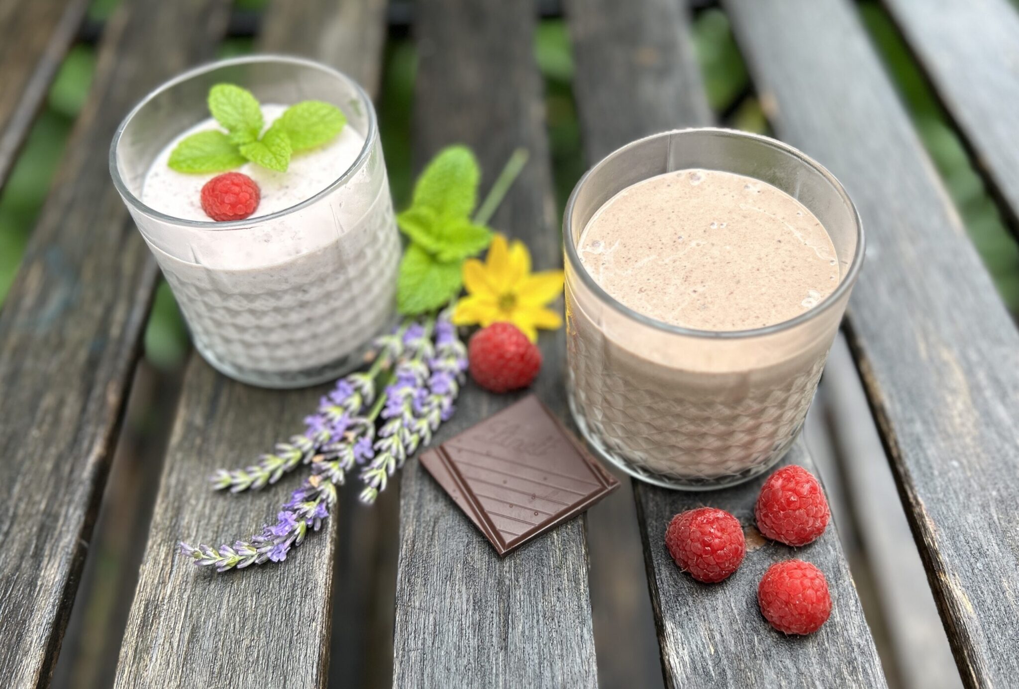 Raspberry Smoothie with Overnight Oats - Weavers Orchard