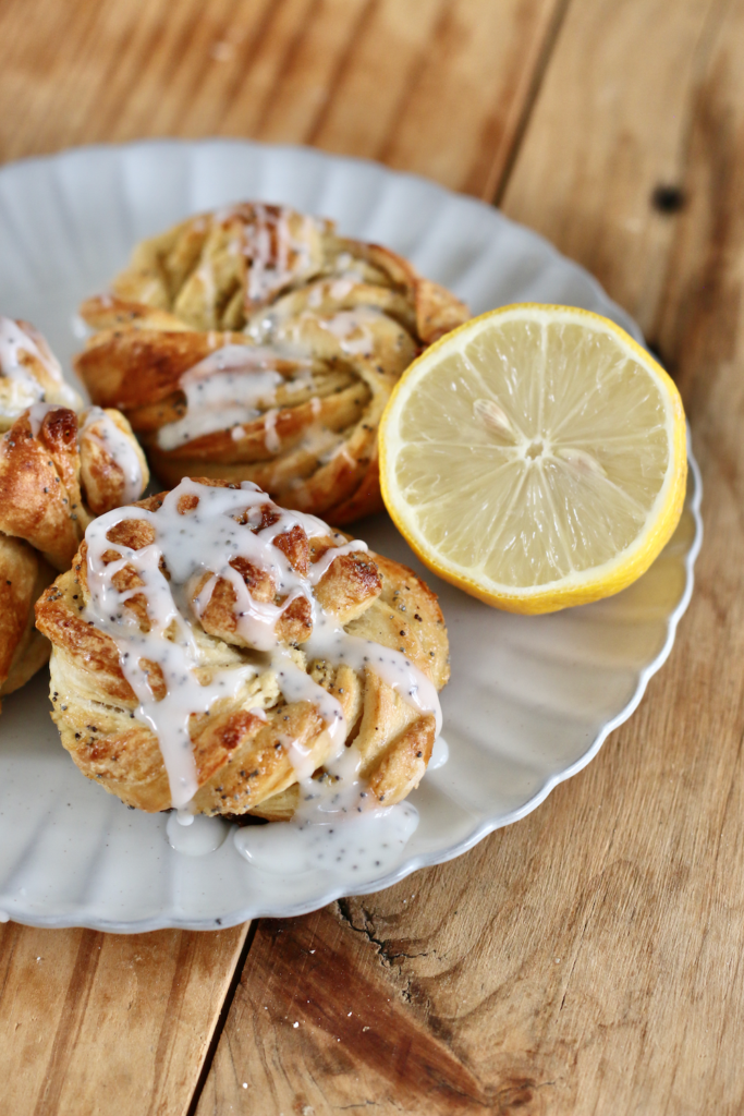 Lemon Cardamom Bun with Poppy Seed Frosting - Weavers Orchard